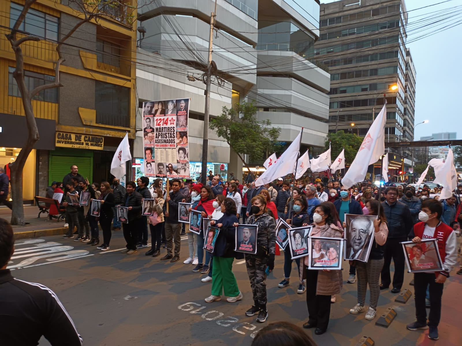 EL APRA PRESENTE EN LA MARCHA #TERRORISMO NUNCA MAS - Partido Aprista ...